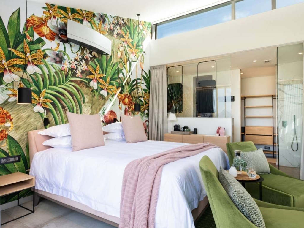 Budget Wallpaper vs. Luxury Wallpaper | Cara Saven Wall Design